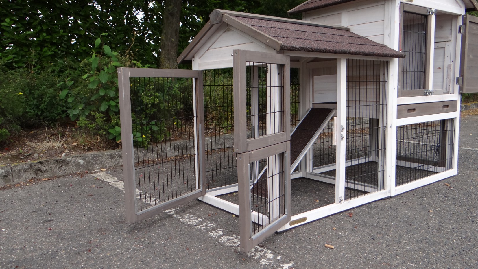 Rabbit hutch Prestige Small | with run left